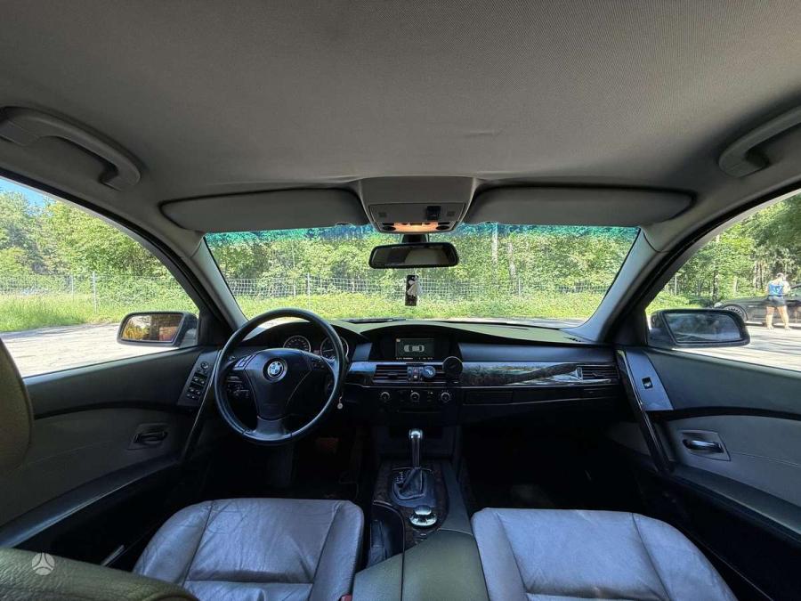 Blue BMW 525 2004 in Taurage, with an engine capacity of 2.50 L and mileage of 389 thousand km for 2900 €, photo 15 on AUTOMOTO.COM.LV