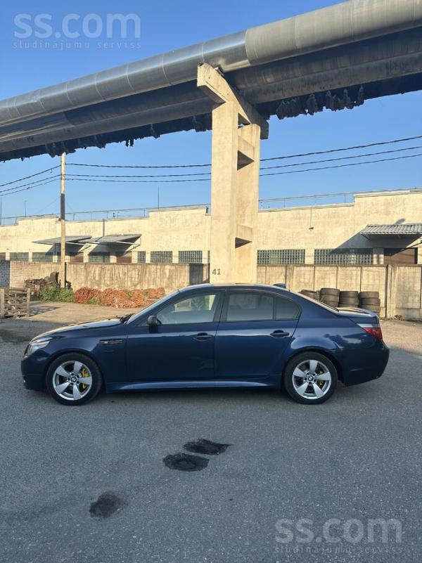 Zils BMW 525 2004 Rīga, ar dzinēja tilpumu 2.50 L un nobraukumu 342 tūkst. km par 3999 €, foto 1 vietnē AUTOMOTO.COM.LV