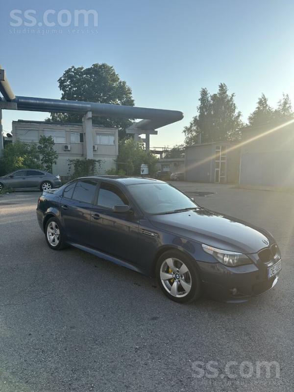 Zils BMW 525 2004 Rīga, ar dzinēja tilpumu 2.50 L un nobraukumu 342 tūkst. km par 3999 €, foto 2 vietnē AUTOMOTO.COM.LV