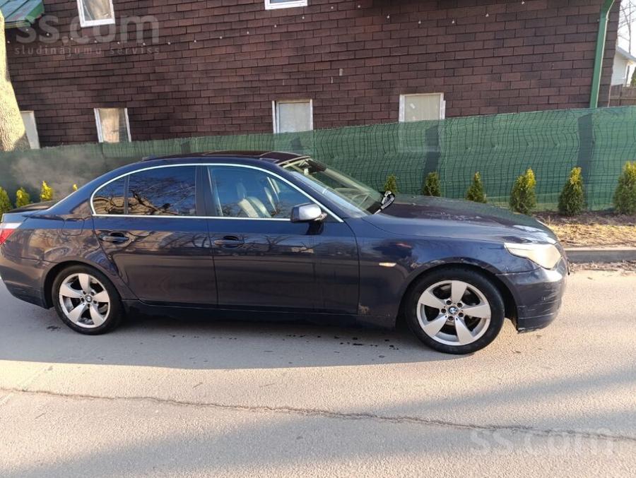 Zils BMW 525 2005 Rīga, ar dzinēja tilpumu 2.50 L un nobraukumu 380 tūkst. km par 2650 €, foto 4 vietnē AUTOMOTO.COM.LV