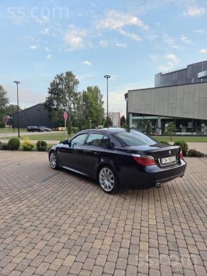 Blue BMW 525 2005 in Riga, with an engine capacity of 2.50 L and mileage of 345 thousand km for 3450 €, photo 7 on AUTOMOTO.COM.LV