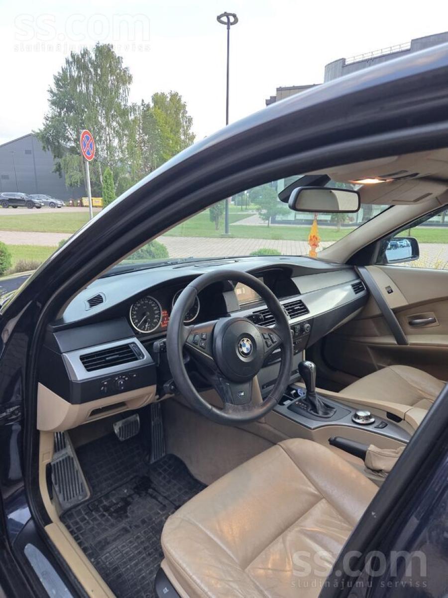 Blue BMW 525 2005 in Riga, with an engine capacity of 2.50 L and mileage of 345 thousand km for 3450 €, photo 9 on AUTOMOTO.COM.LV