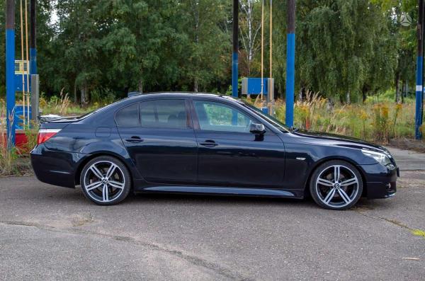 Zils BMW 525 2005 Šauļi, ar dzinēja tilpumu 2.50 L un nobraukumu 326 tūkst. km par 5990 €, foto 4 vietnē AUTOMOTO.COM.LV