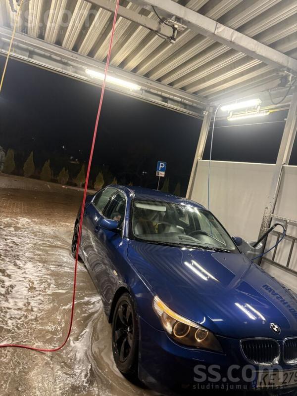 Zils BMW 525 2006 Saldus, ar dzinēja tilpumu 2.50 L un nobraukumu 470 tūkst. km par 3000 €, foto 1 vietnē AUTOMOTO.COM.LV