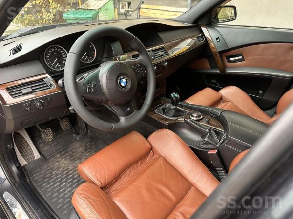 Zils BMW 525 2006 Liepāja, ar dzinēja tilpumu 2.50 L un nobraukumu 407 tūkst. km par 4600 €, foto 9 vietnē AUTOMOTO.COM.LV