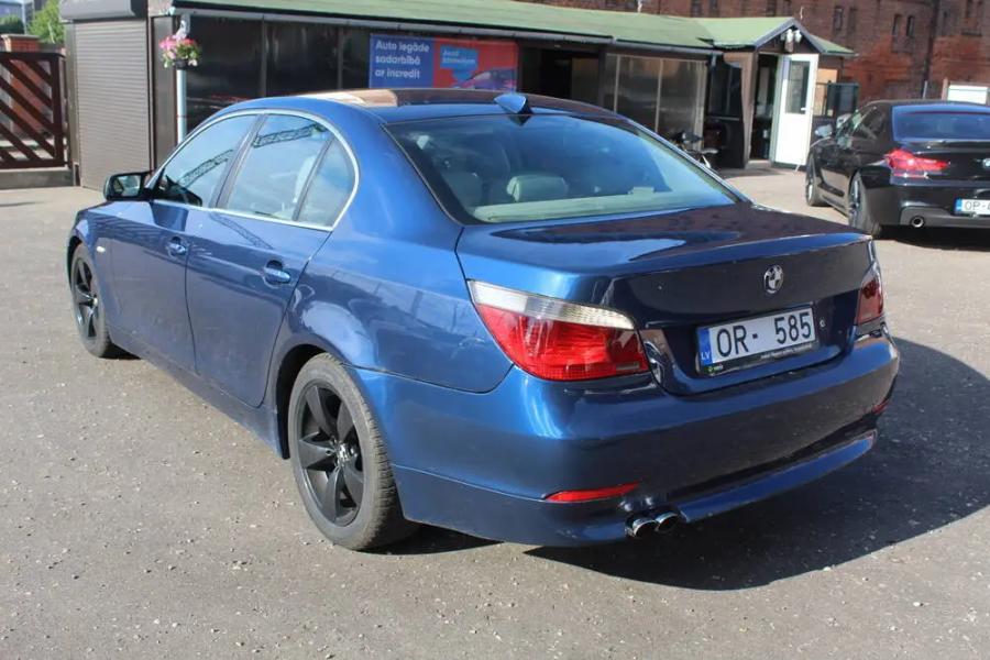 Zils BMW 525 2006 Liepāja, ar dzinēja tilpumu 2.50 L un nobraukumu 436 tūkst. km par 3450 €, foto 4 vietnē AUTOMOTO.COM.LV