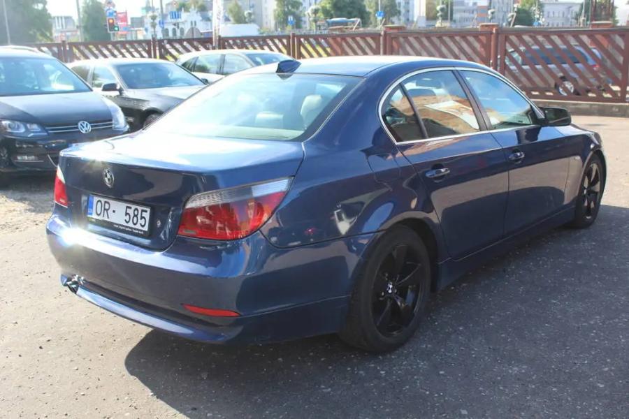 Zils BMW 525 2006 Liepāja, ar dzinēja tilpumu 2.50 L un nobraukumu 436 tūkst. km par 3450 €, foto 5 vietnē AUTOMOTO.COM.LV