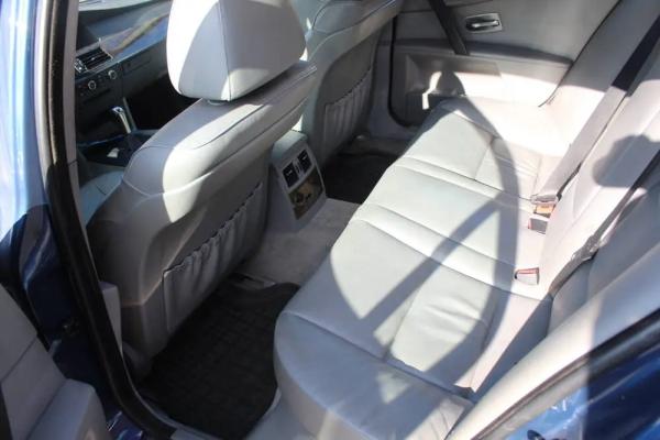 Zils BMW 525 2006 Liepāja, ar dzinēja tilpumu 2.50 L un nobraukumu 436 tūkst. km par 3450 €, foto 7 vietnē AUTOMOTO.COM.LV