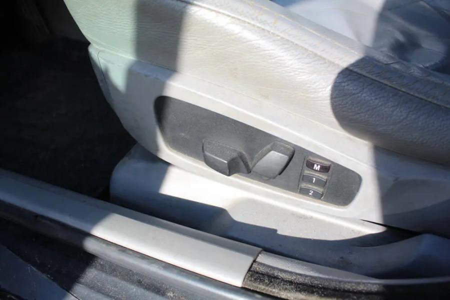 Zils BMW 525 2006 Liepāja, ar dzinēja tilpumu 2.50 L un nobraukumu 436 tūkst. km par 3450 €, foto 11 vietnē AUTOMOTO.COM.LV