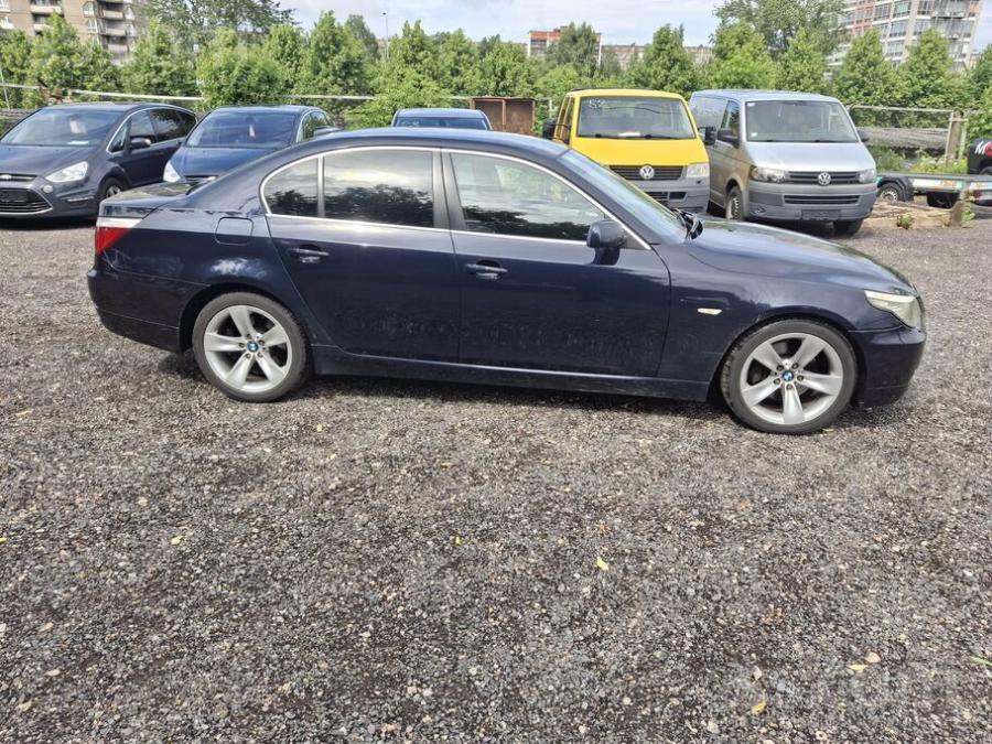 Blue BMW 525 2007 in Riga, with an engine capacity of 3.00 L and mileage of 367 thousand km for 4290 €, photo 8 on AUTOMOTO.COM.LV