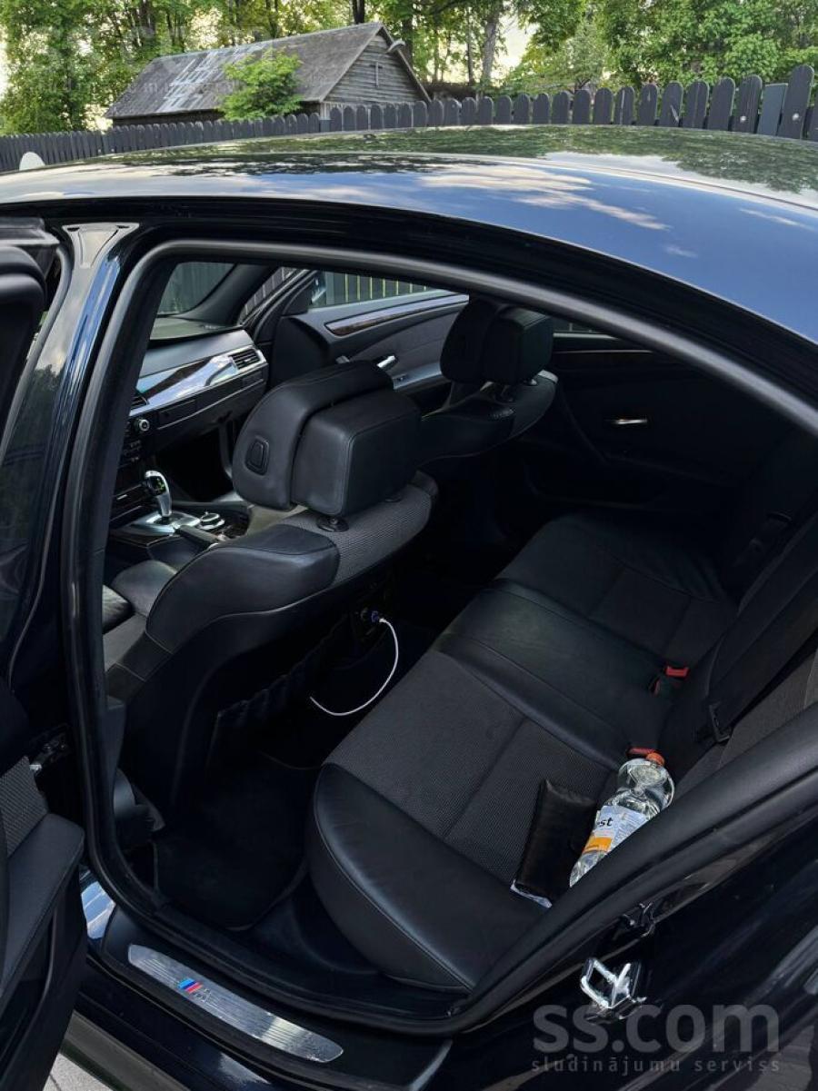 Blue BMW 525 2007 in Rezekne, with an engine capacity of 3.00 L and mileage of 402 thousand km for 6650 €, photo 5 on AUTOMOTO.COM.LV