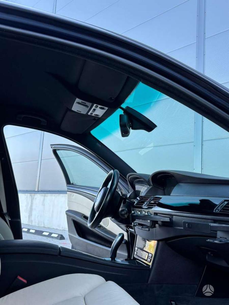 Zils BMW 525 2007 Šauļi, ar dzinēja tilpumu 2.50 L un nobraukumu 250 tūkst. km par 6300 €, foto 17 vietnē AUTOMOTO.COM.LV