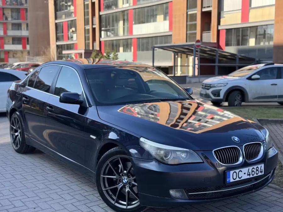 Blue BMW 525 2007 in Riga, with an engine capacity of 3.00 L and mileage of 331 thousand km for 4690 €, photo 1 on AUTOMOTO.COM.LV