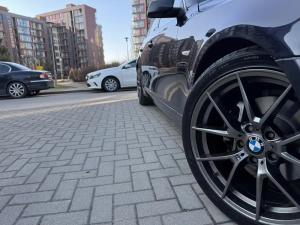 Blue BMW 525 2007 in Riga, with an engine capacity of 3.00 L and mileage of 331 thousand km for 4690 €, photo 3 on AUTOMOTO.COM.LV