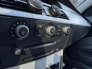 Blue BMW 525 2007 in Riga, with an engine capacity of 3.00 L and mileage of 331 thousand km for 4690 €, photo 16 on AUTOMOTO.COM.LV