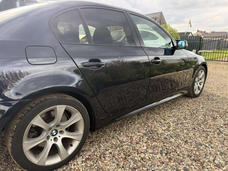 Zils BMW 525 2007 Viļņa, ar dzinēja tilpumu 2.50 L un nobraukumu 273 tūkst. km par 4200 €, foto 7 vietnē AUTOMOTO.COM.LV