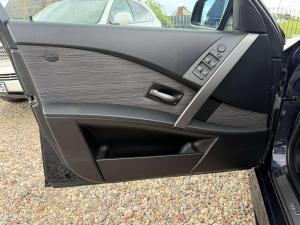 Zils BMW 525 2007 Viļņa, ar dzinēja tilpumu 2.50 L un nobraukumu 273 tūkst. km par 4200 €, foto 12 vietnē AUTOMOTO.COM.LV