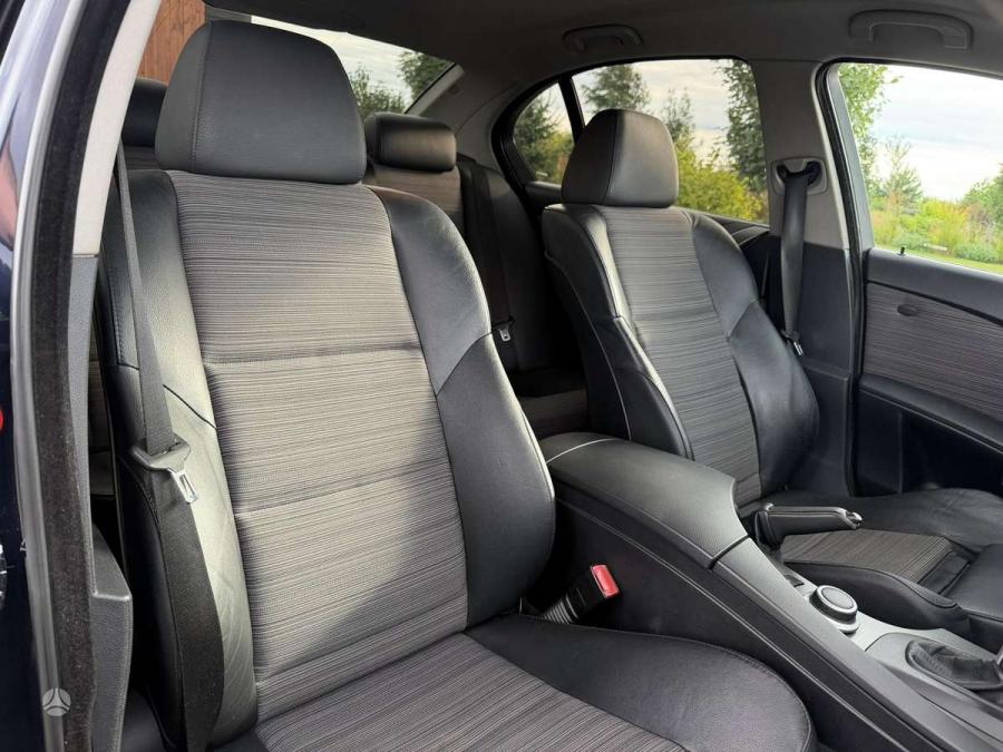Zils BMW 525 2007 Viļņa, ar dzinēja tilpumu 2.50 L un nobraukumu 273 tūkst. km par 4200 €, foto 16 vietnē AUTOMOTO.COM.LV