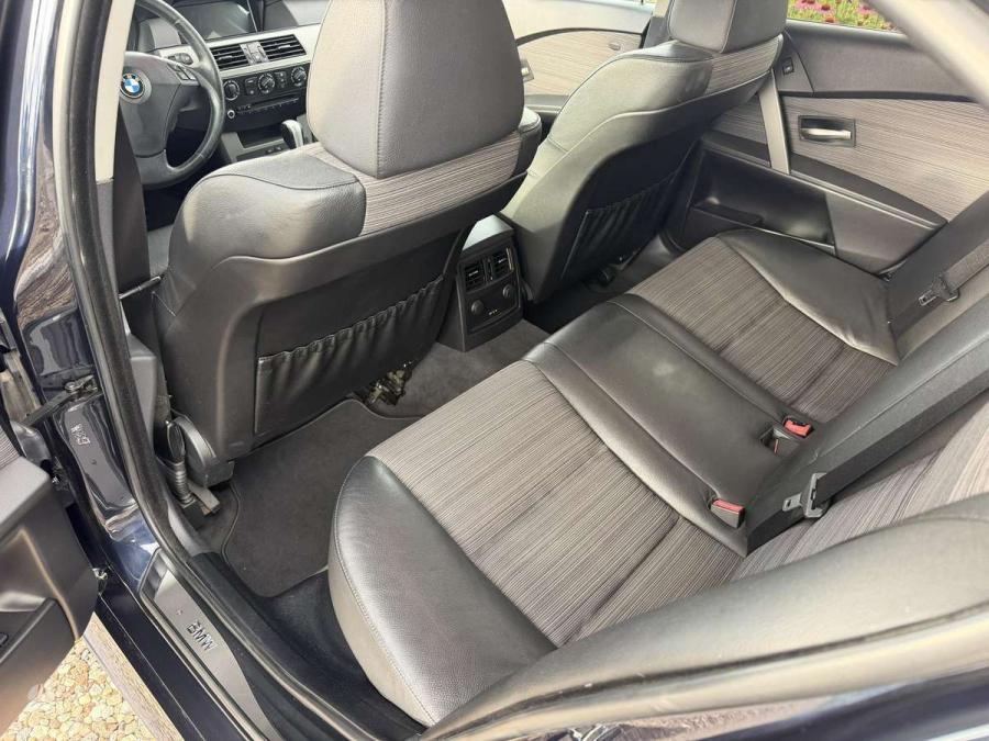 Zils BMW 525 2007 Viļņa, ar dzinēja tilpumu 2.50 L un nobraukumu 273 tūkst. km par 4200 €, foto 20 vietnē AUTOMOTO.COM.LV