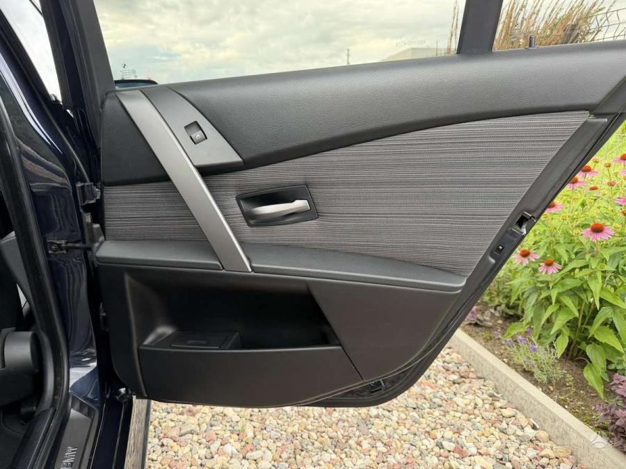 Zils BMW 525 2007 Viļņa, ar dzinēja tilpumu 2.50 L un nobraukumu 273 tūkst. km par 4200 €, foto 24 vietnē AUTOMOTO.COM.LV