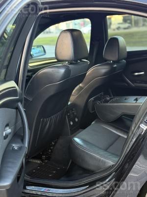 Blue BMW 525 2007 in Riga, with an engine capacity of 3.00 L and mileage of 285 thousand km for 6350 €, photo 19 on AUTOMOTO.COM.LV