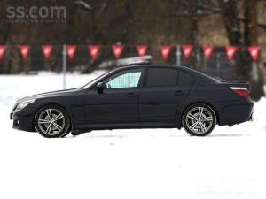 Blue BMW 525 2008 in Riga, with an engine capacity of 3.00 L and mileage of 390 thousand km for 7500 €, photo 4 on AUTOMOTO.COM.LV