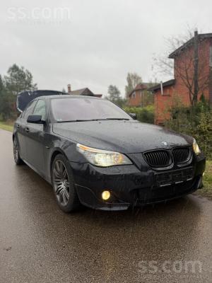 Blue BMW 525 2008 in Riga, with an engine capacity of 3.00 L and mileage of 344 thousand km for 4500 €, photo 4 on AUTOMOTO.COM.LV