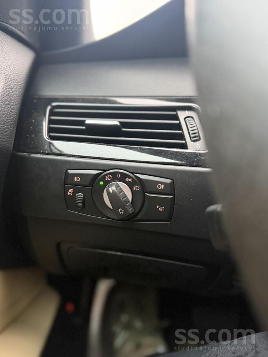 Blue BMW 525 2008 in Riga, with an engine capacity of 3.00 L and mileage of 344 thousand km for 4500 €, photo 12 on AUTOMOTO.COM.LV