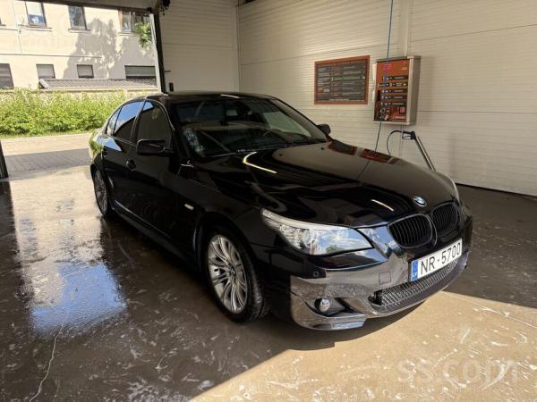 Blue BMW 525 2009 in Riga, with an engine capacity of 3.00 L and mileage of 324 thousand km for 8500 €, photo 2 on AUTOMOTO.COM.LV