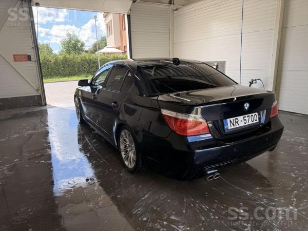 Blue BMW 525 2009 in Riga, with an engine capacity of 3.00 L and mileage of 324 thousand km for 8500 €, photo 4 on AUTOMOTO.COM.LV