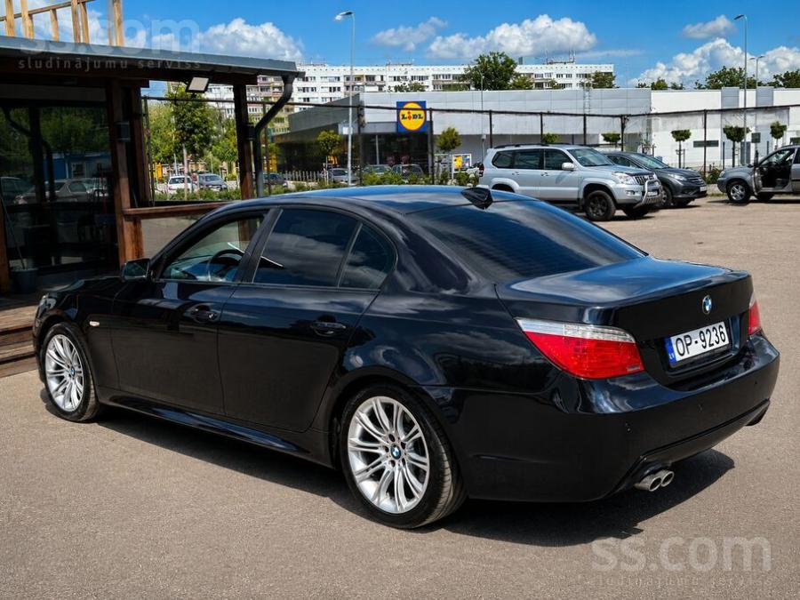 Zils BMW 525 2009 Rīga, ar dzinēja tilpumu 3.00 L un nobraukumu 322 tūkst. km par 9800 €, foto 6 vietnē AUTOMOTO.COM.LV