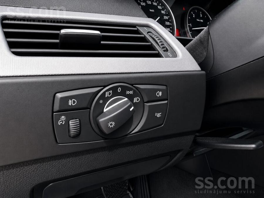 Zils BMW 525 2009 Rīga, ar dzinēja tilpumu 3.00 L un nobraukumu 322 tūkst. km par 9800 €, foto 17 vietnē AUTOMOTO.COM.LV