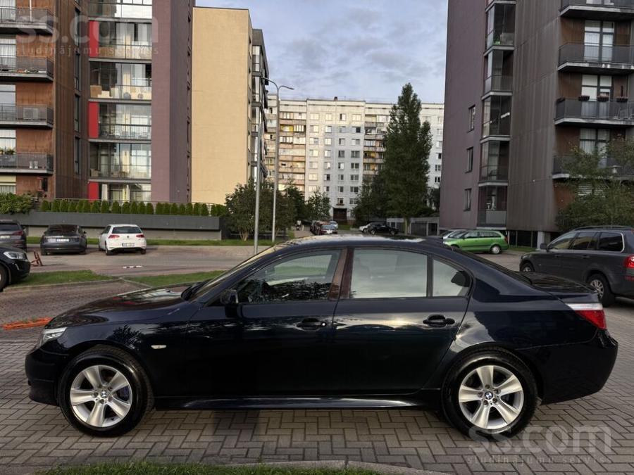 Blue BMW 525 2009 in Riga, with an engine capacity of 3.00 L and mileage of 261 thousand km for 6690 €, photo 5 on AUTOMOTO.COM.LV