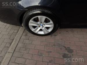 Blue BMW 525 2009 in Riga, with an engine capacity of 3.00 L and mileage of 261 thousand km for 6690 €, photo 10 on AUTOMOTO.COM.LV