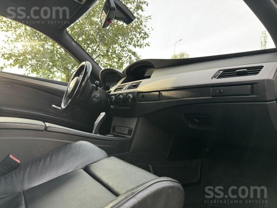 Blue BMW 525 2009 in Riga, with an engine capacity of 3.00 L and mileage of 261 thousand km for 6690 €, photo 16 on AUTOMOTO.COM.LV