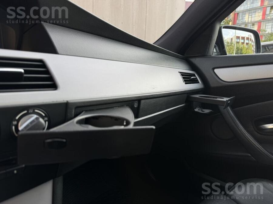 Blue BMW 525 2009 in Riga, with an engine capacity of 3.00 L and mileage of 261 thousand km for 6690 €, photo 27 on AUTOMOTO.COM.LV