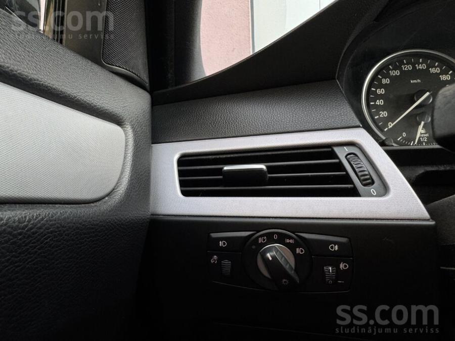 Blue BMW 525 2009 in Riga, with an engine capacity of 3.00 L and mileage of 261 thousand km for 6690 €, photo 31 on AUTOMOTO.COM.LV
