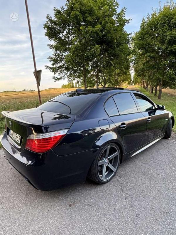 Zils BMW 525 2009 Telšiai, ar dzinēja tilpumu 2.99 L un nobraukumu 313 tūkst. km par 5200 €, foto 9 vietnē AUTOMOTO.COM.LV