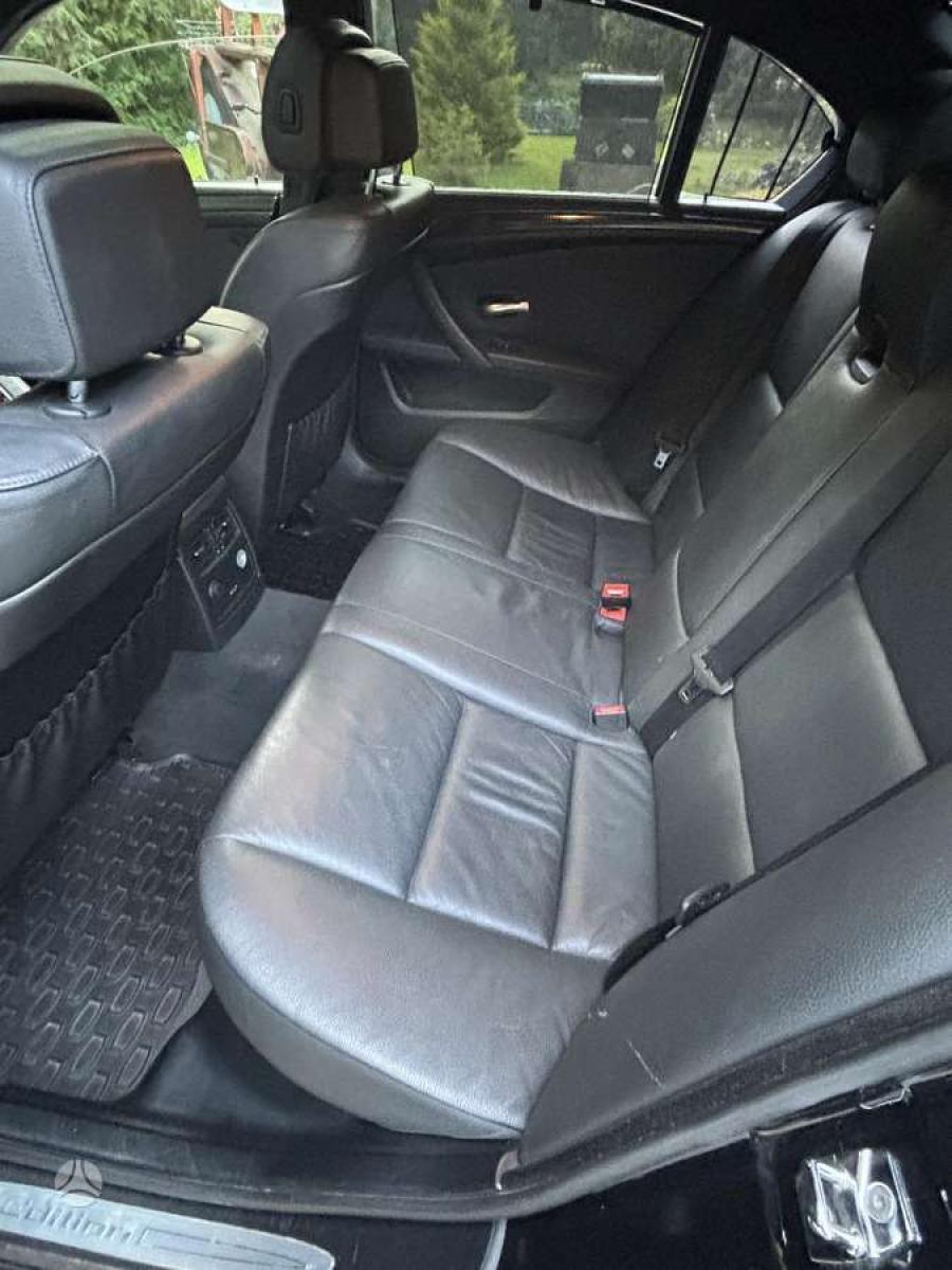 Zils BMW 525 2009 Telšiai, ar dzinēja tilpumu 2.99 L un nobraukumu 313 tūkst. km par 5200 €, foto 19 vietnē AUTOMOTO.COM.LV