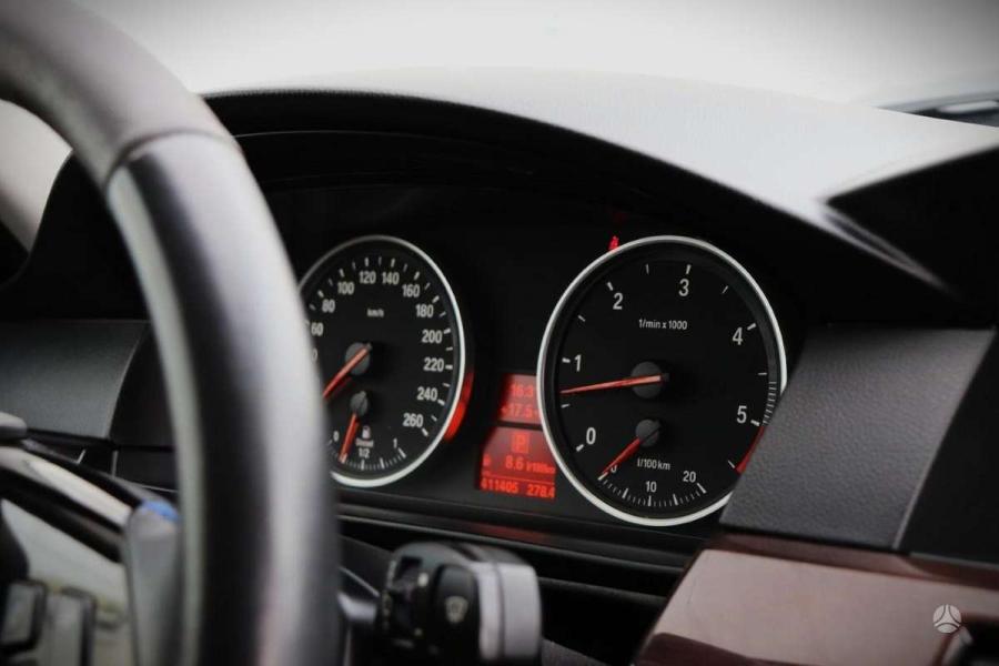 Zils BMW 525 2009 Klaipėda, ar dzinēja tilpumu 3.00 L un nobraukumu 411 tūkst. km par 6299 €, foto 18 vietnē AUTOMOTO.COM.LV