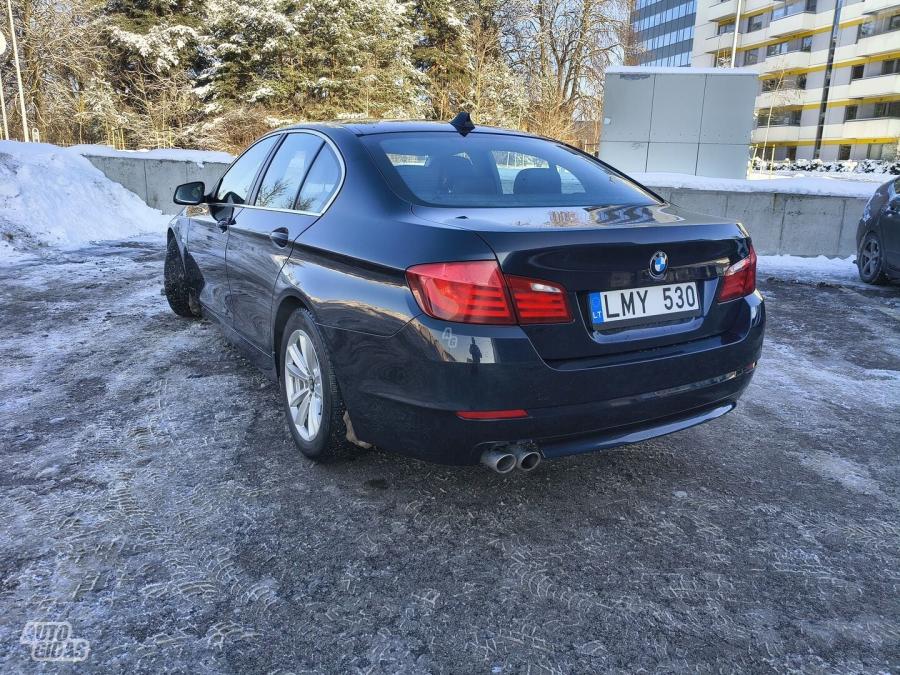 Blue BMW 525 2010 in Vilnius, with an engine capacity of 3.00 L and mileage of 328 thousand km for 7100 €, photo 5 on AUTOMOTO.COM.LV