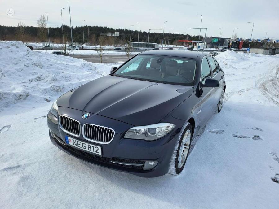 Zils BMW 525 2010 Viļņa, ar dzinēja tilpumu 2.99 L un nobraukumu 290 tūkst. km par 7800 €, foto 4 vietnē AUTOMOTO.COM.LV