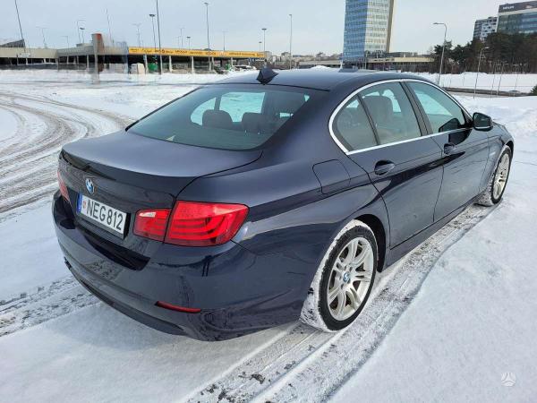 Blue BMW 525 2010 in Vilnius, with an engine capacity of 2.99 L and mileage of 290 thousand km for 7800 €, photo 7 on AUTOMOTO.COM.LV