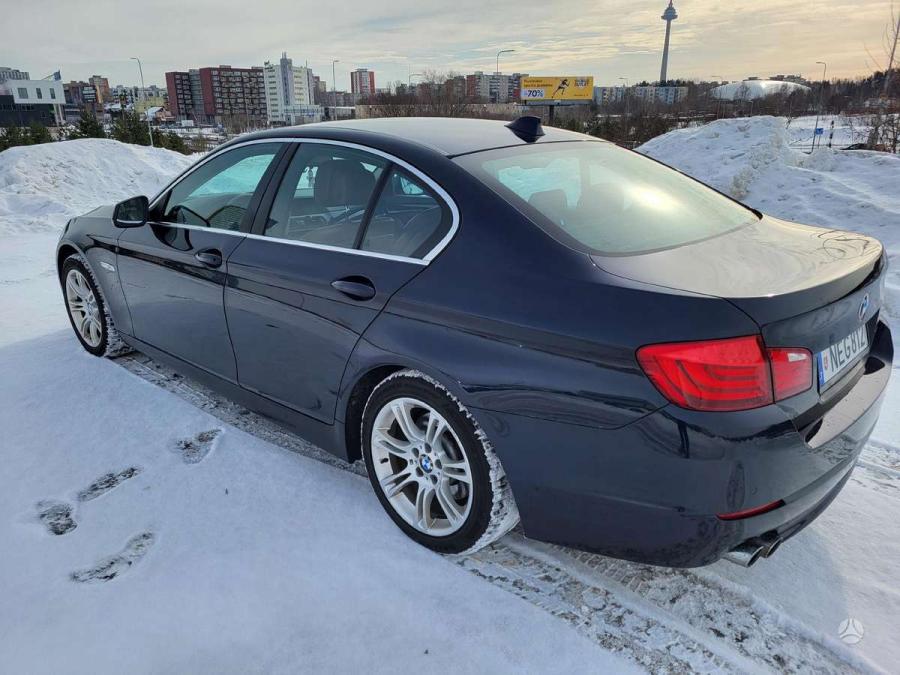 Zils BMW 525 2010 Viļņa, ar dzinēja tilpumu 2.99 L un nobraukumu 290 tūkst. km par 7800 €, foto 9 vietnē AUTOMOTO.COM.LV