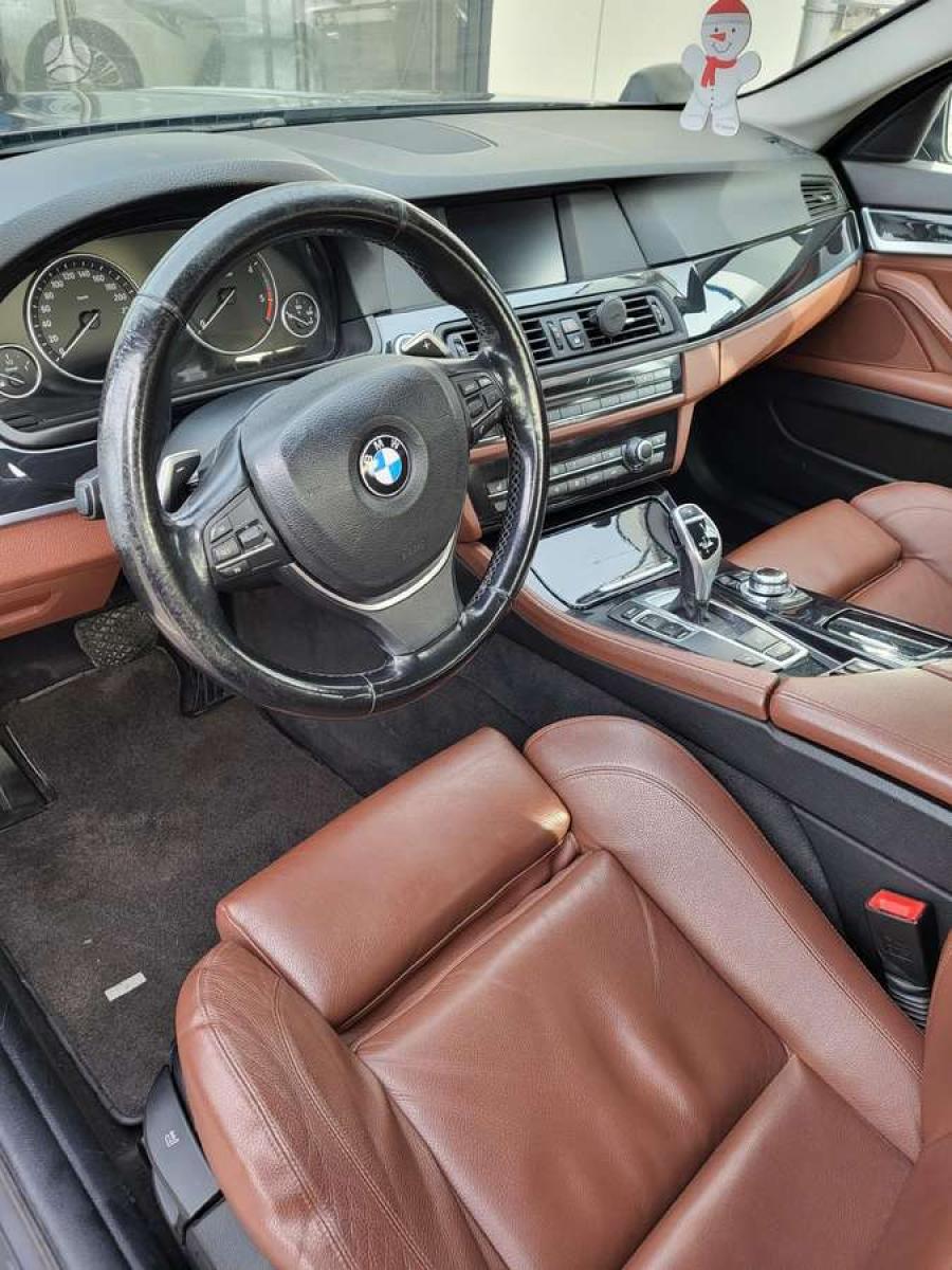 Zils BMW 525 2010 Viļņa, ar dzinēja tilpumu 2.99 L un nobraukumu 290 tūkst. km par 7800 €, foto 12 vietnē AUTOMOTO.COM.LV
