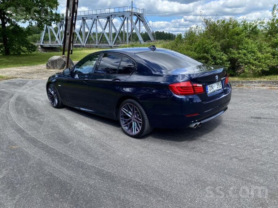 Zils BMW 525 2010 Rīga, ar dzinēja tilpumu 3.00 L un nobraukumu 338 tūkst. km par 9200 €, foto 4 vietnē AUTOMOTO.COM.LV