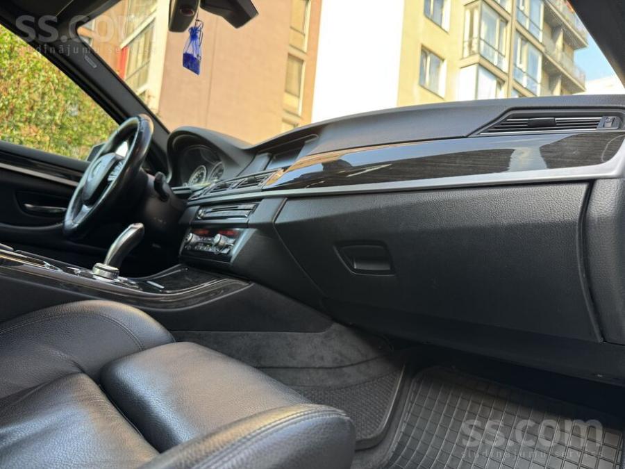 Zils BMW 525 2010 Rīga, ar dzinēja tilpumu 3.00 L un nobraukumu 312 tūkst. km par 9990 €, foto 12 vietnē AUTOMOTO.COM.LV
