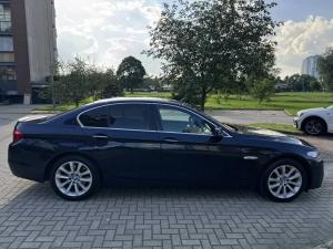 Blue BMW 525 2010 in Riga, with an engine capacity of 3.00 L and mileage of 312 thousand km for 9990 €, photo 5 on AUTOMOTO.COM.LV