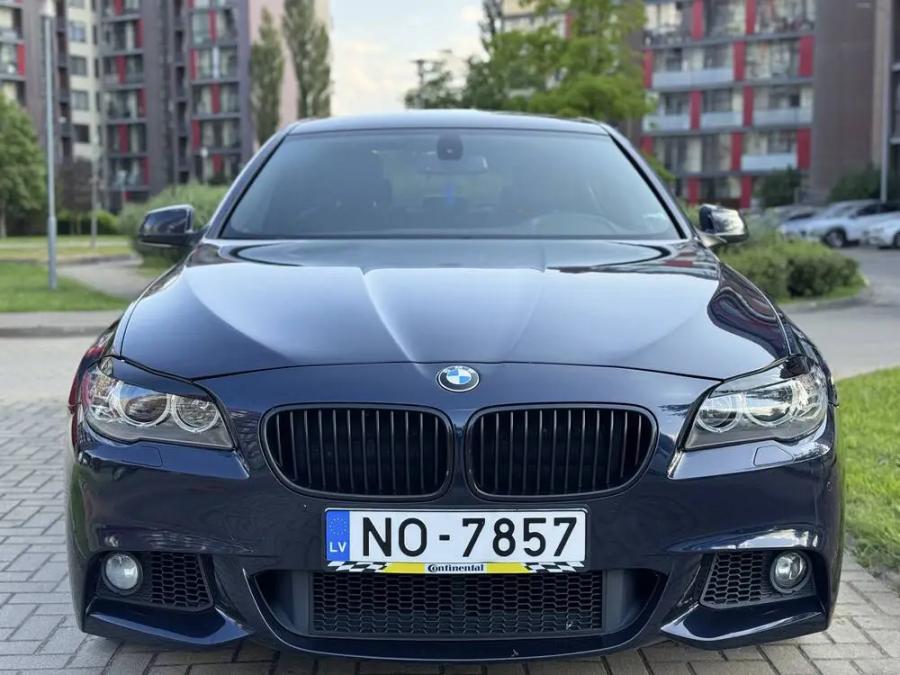 Blue BMW 525 2010 in Riga, with an engine capacity of 3.00 L and mileage of 312 thousand km for 9990 €, photo 6 on AUTOMOTO.COM.LV