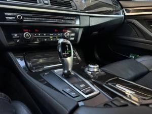 Blue BMW 525 2010 in Riga, with an engine capacity of 3.00 L and mileage of 312 thousand km for 9990 €, photo 22 on AUTOMOTO.COM.LV
